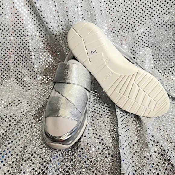 Puzzle | Shoes | New Puzzle Silver White Sneakers Sz 39 | Poshmark